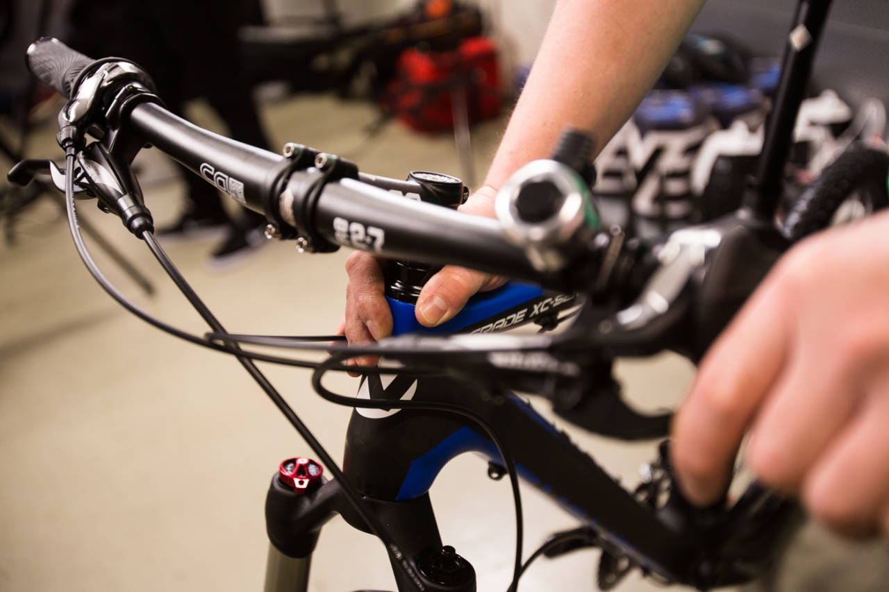 Slik strammer du stem og styre | Reparasjon | Sykkelutstyr ...